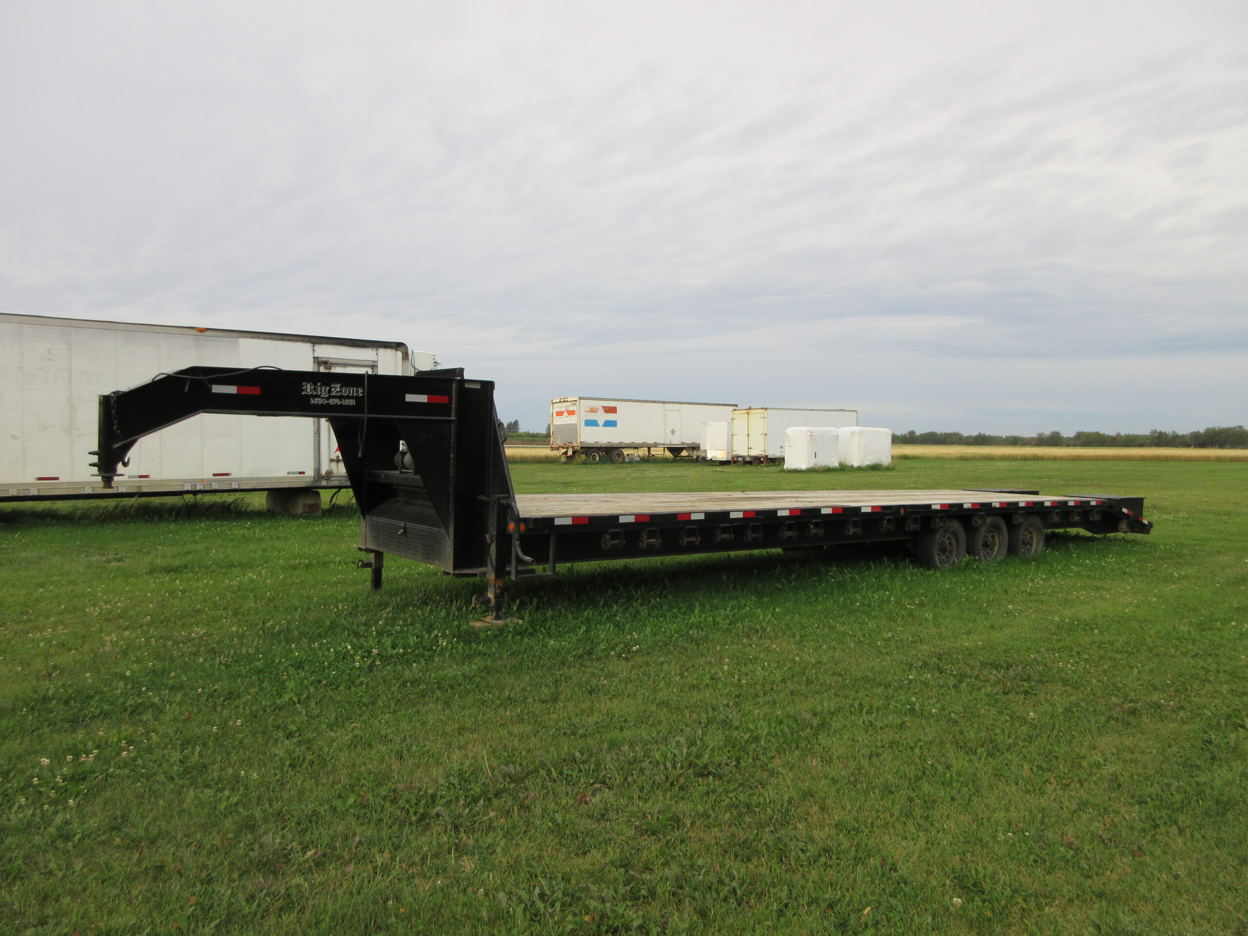 2011 ABU FLAT DECK GOOSENECK TRAILER - Westlock Truck Parts